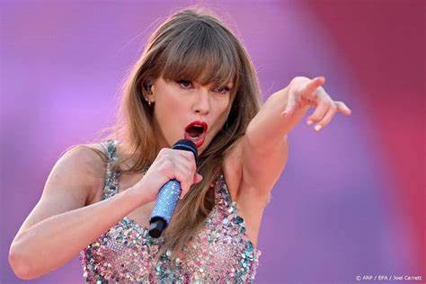 Apply now: **TAYLOR SWIFT CONCERT ** 3 x Bar Staff at Locker Room ...